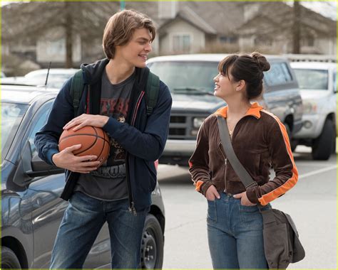 Peyton Elizabeth Lees Prom Pact Movie Gets New Stills And Premiere