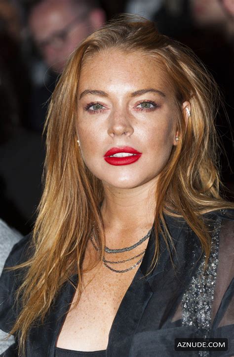 Lindsay Lohan Nipple Slip At The Gareth Pugh Show At London Fashion