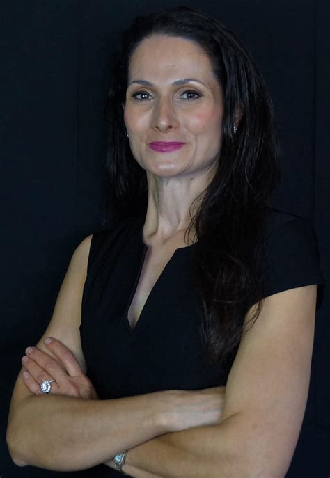 About Azadeh Farin Md Faans Facs Neurosurgeon Long Beach Ca