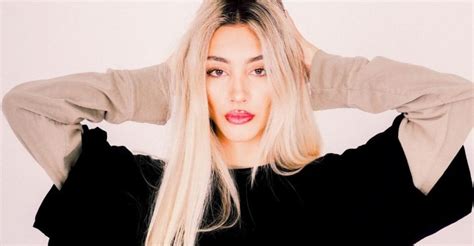 Sofía Mora Presenta Su Nuevo Single Salamaleco La Negra