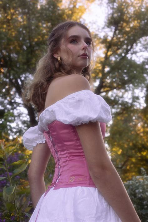 Pin De Desirae Sunshine En 👸🏻🪭princesscore🫖☕️