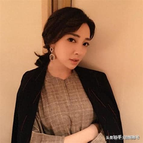 川籍上海主持人刘彦池：两嫁豪门，如今37岁台上风光台下圆满 知乎