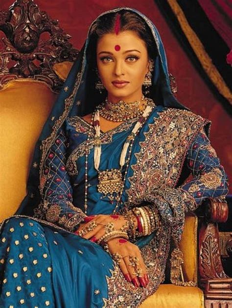 12 Times Bollywood Divas Stunned In Sizzling Sarees On Screen