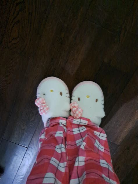 Hello Kitty Slippers Rhellokitty