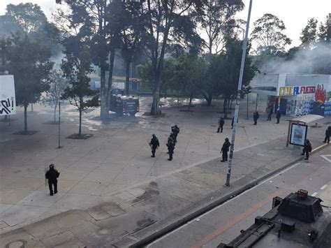 Disturbios En La Universidad Nacional Encapuchados Se Tomaron El