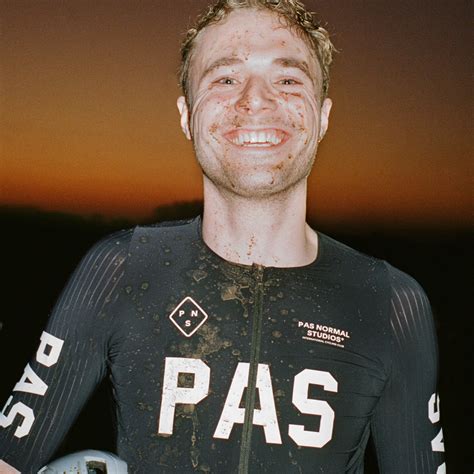 Pas Pas Normal Studios