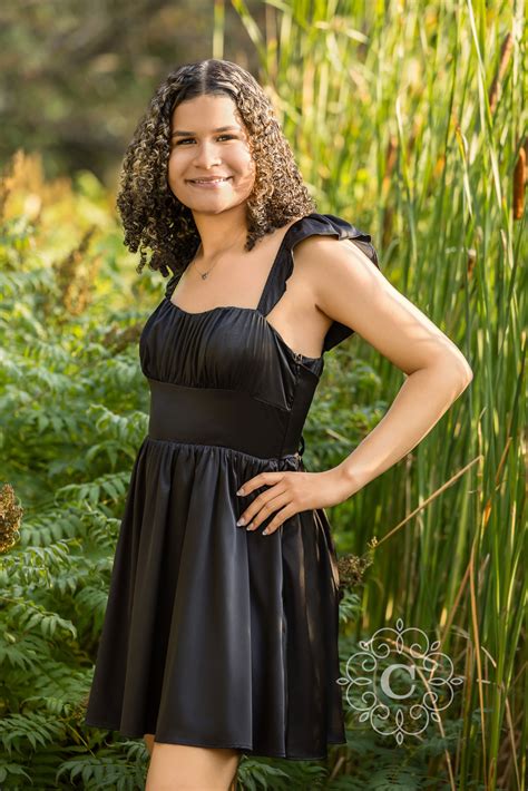 Twin Cities Senior Photographer Mackenzie