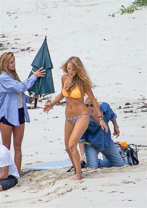 Blake Lively On The Set Of The Shallows 1015 Imgur Blake Lively