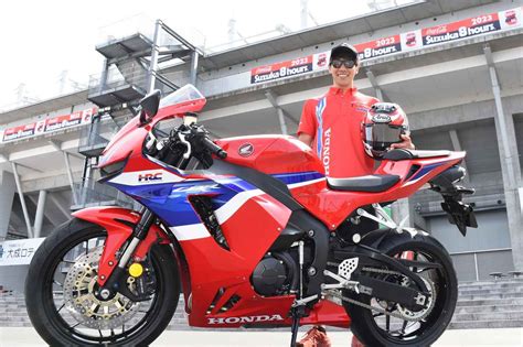 世界初公開！ ホンダ新型「cbr600rr」の実車をじっくりチェック！ Webオートバイ