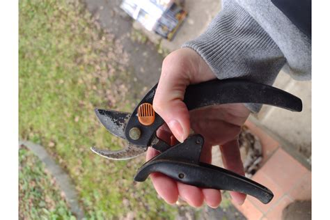 Плоскостной секатор с рычажным приводом Fiskars 1001531 (111340 ...