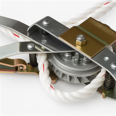 Ratcheting Rope Puller