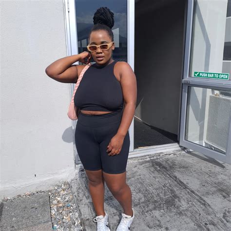 Anathi Amazizi Qangaqa Blackmonday🖤🌚 Instagram