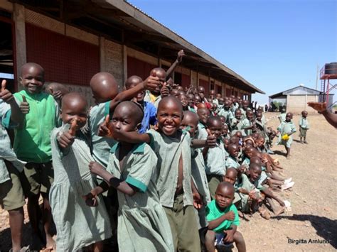 Glada Barn Back To Africa