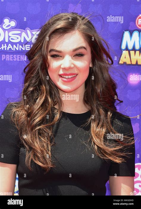 Hailee Steinfeld 058 At The Rdma Radio Disney Music Awards 2016 At The