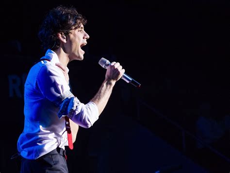 Mika Picture 1 Mika Performing Live