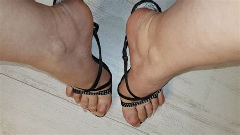 Longer Sexy Toenails Goddess Nika Clips4sale