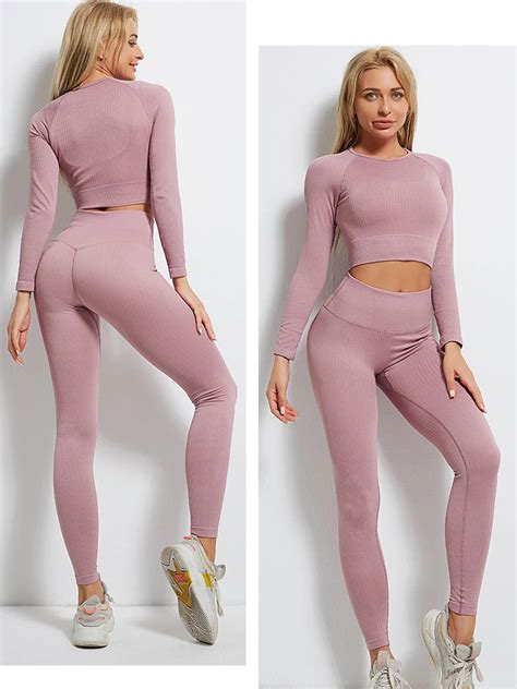 Pink Yoga Pants Outfit