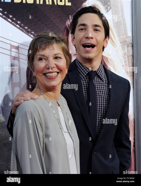 Going The Distance Cast