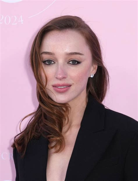 Phoebe Dynevor Shines At Victorias Secret Fashion Show 2024 • Celebmafia