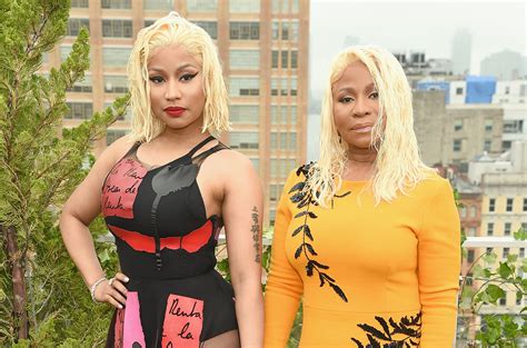 Nicki Minaj Posts Gorgeous Nyfw Photo With Her Mom Billboard Billboard