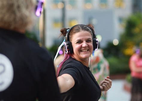 Entrepreneurs We Love Laura Yates Of Secret Sunrise In Singapore