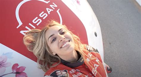 Woman Takes A Nissan Z To The Drag Strip Pulls Off An Amazing Run