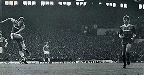 Everton Fc Legend Graeme Sharp Backs The Echos Liverpool Unites Anti Gun Crime Dvd Liverpool Echo