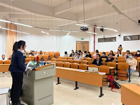 应急管理部国家自然灾害防治研究院泽仁志玛研究员到地球物理系作学术报告 云南大学地球科学学院