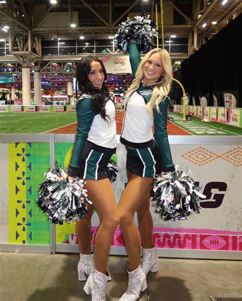 Philadelphia Eagles Cheerleader Turns Heads With Super Bowl Outfit And Sends Clear Message After
