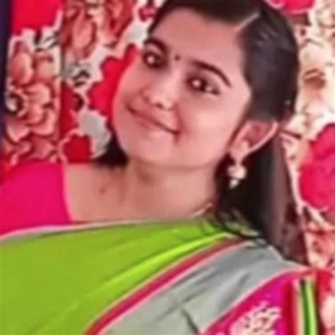 ஷாரோன் கொலை பகீர் விஷ பாட்டில் புதருக்குள் போன மர்மம் சிக்கிய 2 பேர் கிரீஷ்மாவுக்கு