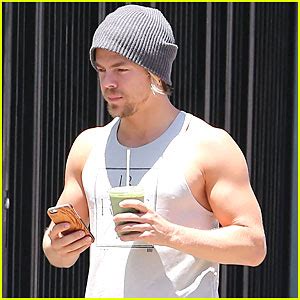 Derek Hough Has A Workout Slogan We All Should Live By Derek Hough