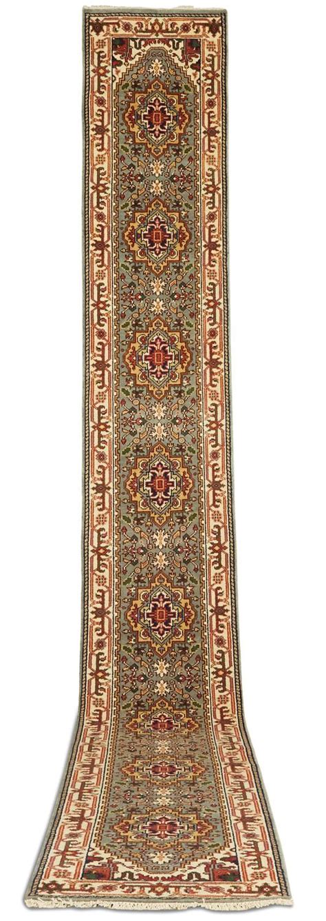 Lot Agra Serapi Runner