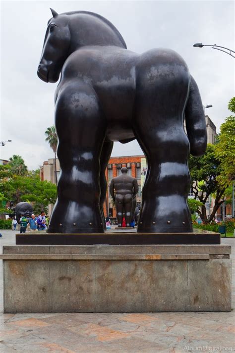 Escultura Del Caballo De Fernando Botero Artistas Famosos Escultura