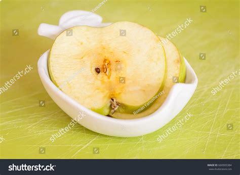 Oxygenation Apple Slices Photos Images And Pictures Shutterstock