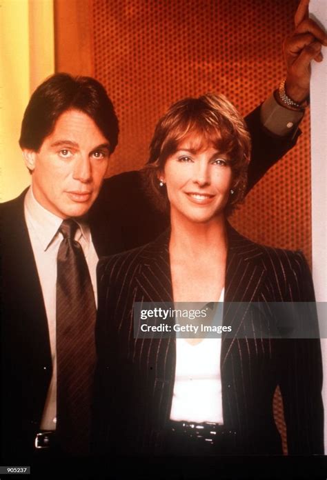 Tony Danza And Kathleen Quinlan Star In Warner Bros Tv Series