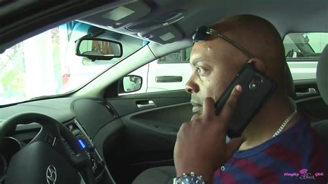 Il Est Facile Pour Cette Superbe Bombasse Noire De Trouver Du Sexe Avec