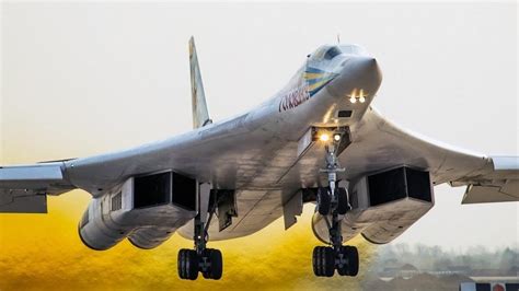 Russias Tu 160 Biggest Strategic Bomber Ever Is A Giant Missile Truck