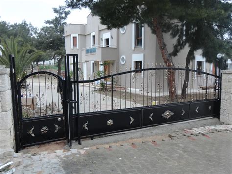 Raylı Bahçe Kapıları