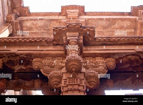 A Low Angle Shot Of The Carved Pillar In Adalaj Stepwell Or Rudabai Stepwell Adalaj India