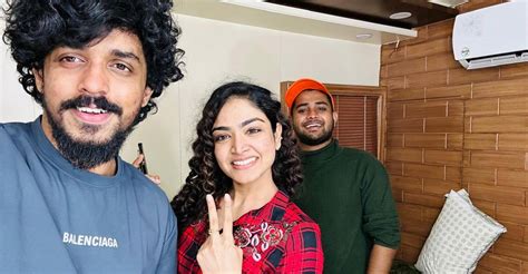 എന്റെ ദേഹത്ത് ഇട്ട പലകയിലാണ് സാഗർ കിടന്നത് ‘പണിയിലെ കലിപ്പന്റെ കാന്താരി പറയുന്നു Merlet Ann