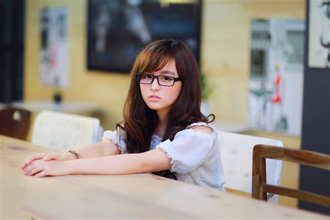 Những hình nền hot girl cho máy tính full HD chất lượng cao