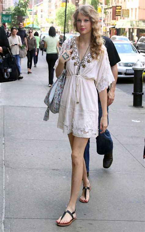 Fashionjewellery Taylor Swift Thong Sandals