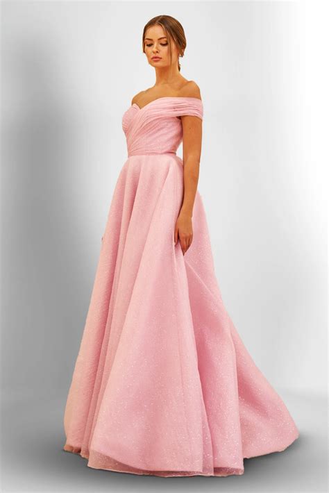 How To Style Long Dresses For Women For Day And Night
