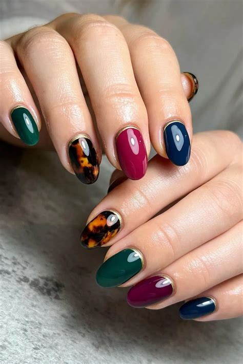 Get On Trend With These 30 Gorgeous Tortoise Shell Nail Ideas