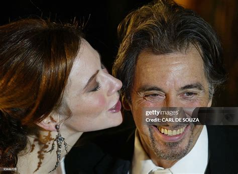 Actress Lynn Collins Kisses Us Actor Al Pacino Pose For The Press As News Photo Getty Images