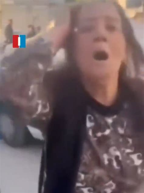 بالاترین فریاد و فغان مادر شهاب دارابی راننده و بلاگر اهل اسلام آباد غرب هنگام بازداشت او