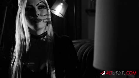 Robin Coffins In Claxxxic Black White Tease Video