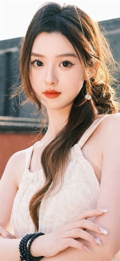 红墙下采集别致的七cr：绘梨香