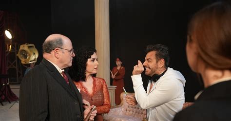 Eugenio Derbez Vuelve A La Comedia En Español Con La Serie Y Llegaron De Noche Infobae