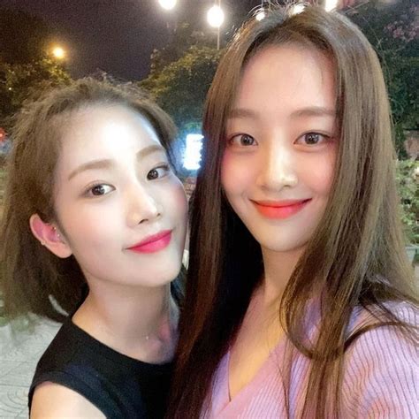 Pin By Smichesses On Loona Kpop Girl Groups Girl Kpop Girls